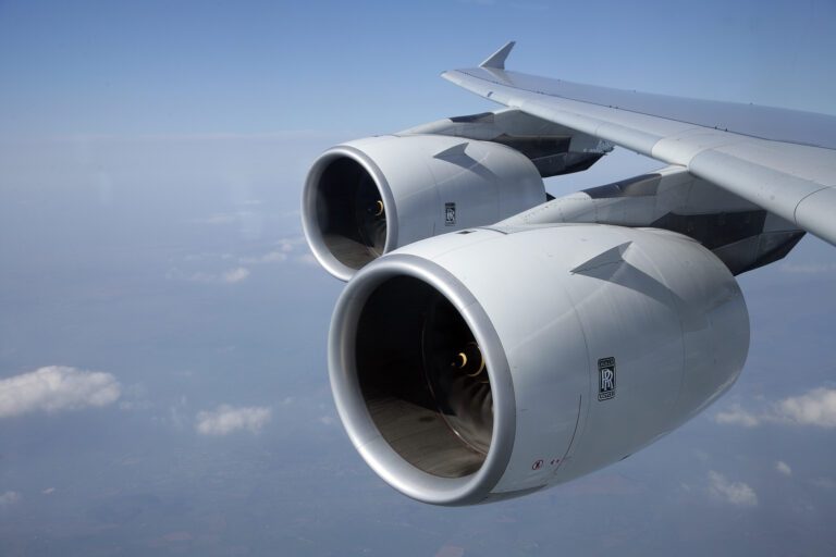 Entenda o que Define a Posição da Asa de um Avião
