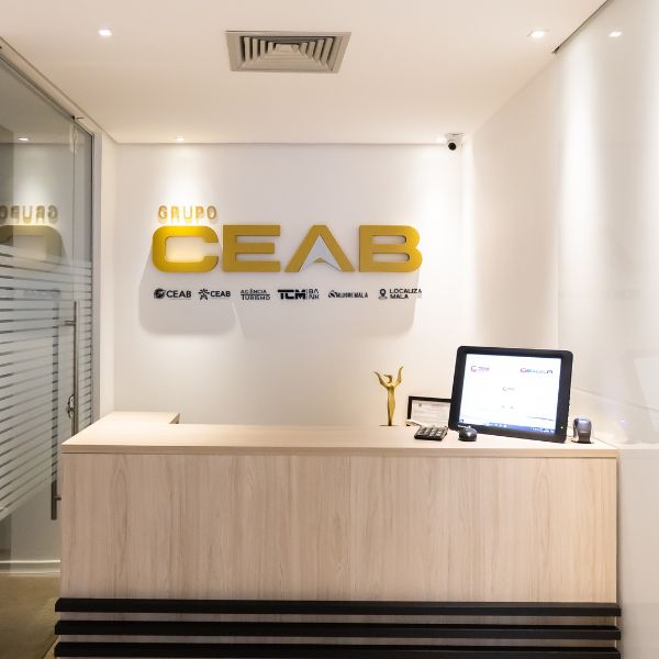 CURSO DE COMISSÁRIO DE VOO PRESENCIAL - CEAB